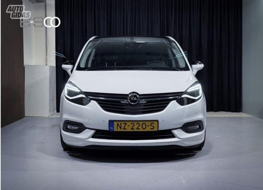 White Opel Zafira Tourer 2017 in Kaunas, with an engine capacity of 2.00 L and mileage of 275 thousand km for 7750 €, photo 4 on AUTOMOTO.COM.LV