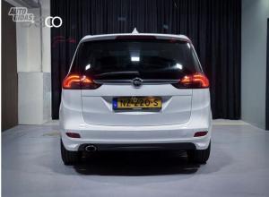 White Opel Zafira Tourer 2017 in Kaunas, with an engine capacity of 2.00 L and mileage of 275 thousand km for 7750 €, photo 6 on AUTOMOTO.COM.LV