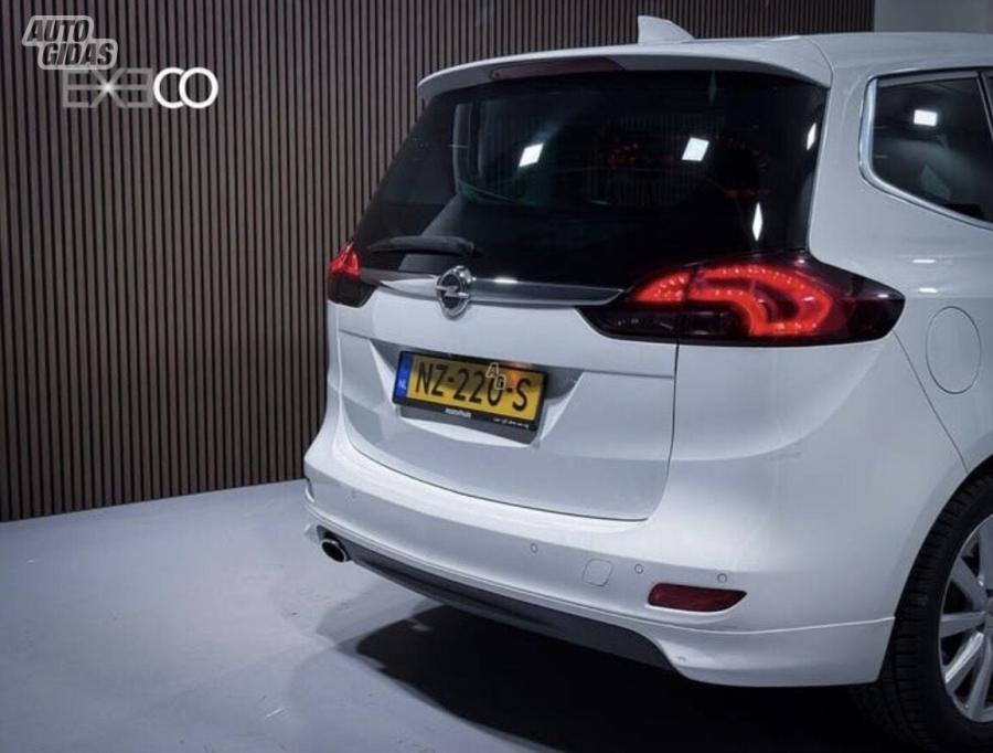 White Opel Zafira Tourer 2017 in Kaunas, with an engine capacity of 2.00 L and mileage of 275 thousand km for 7750 €, photo 8 on AUTOMOTO.COM.LV