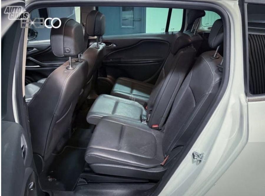 White Opel Zafira Tourer 2017 in Kaunas, with an engine capacity of 2.00 L and mileage of 275 thousand km for 7750 €, photo 15 on AUTOMOTO.COM.LV