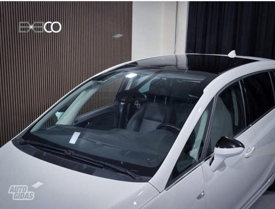 White Opel Zafira Tourer 2017 in Kaunas, with an engine capacity of 2.00 L and mileage of 275 thousand km for 7750 €, photo 26 on AUTOMOTO.COM.LV
