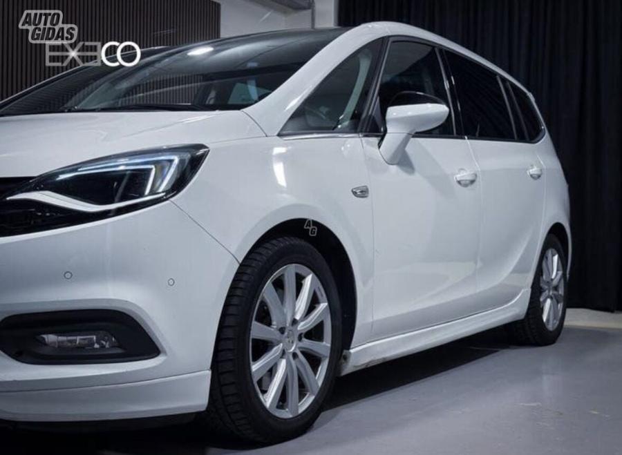 White Opel Zafira Tourer 2017 in Kaunas, with an engine capacity of 2.00 L and mileage of 275 thousand km for 7750 €, photo 30 on AUTOMOTO.COM.LV