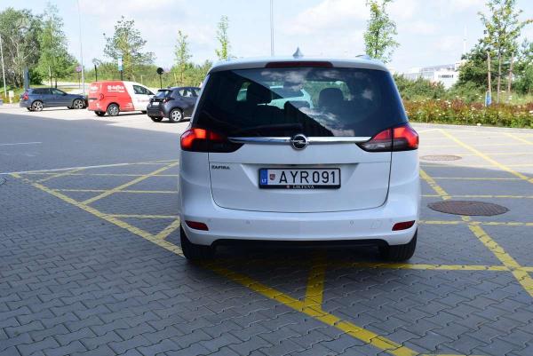 Balts Opel Zafira Tourer 2017 Viļņa, ar dzinēja tilpumu 1.60 L un nobraukumu 213 tūkst. km par 6300 €, foto 6 vietnē AUTOMOTO.COM.LV