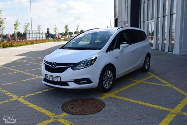 Белый Опель Zafira Tourer 2017 в Вильнюс, объемом двигателя 1.60 л и пробегом 213 тыс. км за 6300 €, фото 3 на AUTOMOTO.COM.LV