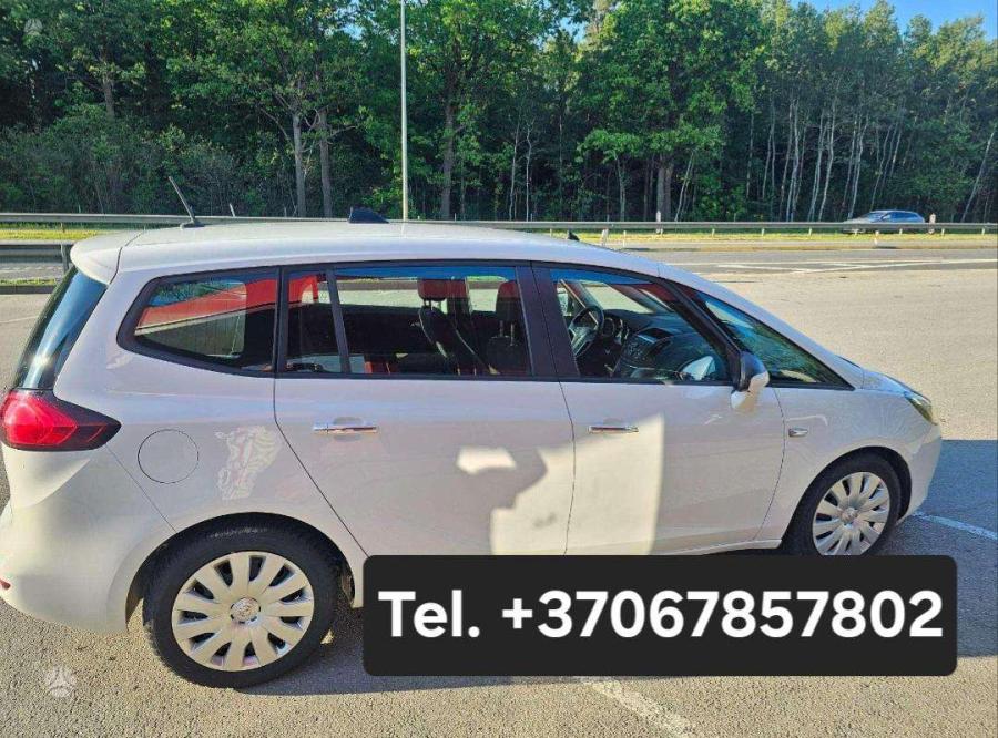 Balts Opel Zafira Tourer 2017 Kauņa, ar dzinēja tilpumu 2.00 L un nobraukumu 135 tūkst. km par 7000 €, foto 3 vietnē AUTOMOTO.COM.LV