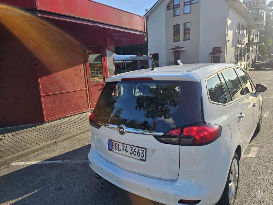 Balts Opel Zafira Tourer 2017 Kauņa, ar dzinēja tilpumu 2.00 L un nobraukumu 135 tūkst. km par 7000 €, foto 5 vietnē AUTOMOTO.COM.LV