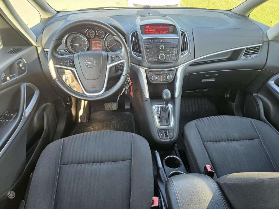 Balts Opel Zafira Tourer 2017 Kauņa, ar dzinēja tilpumu 2.00 L un nobraukumu 135 tūkst. km par 7000 €, foto 12 vietnē AUTOMOTO.COM.LV