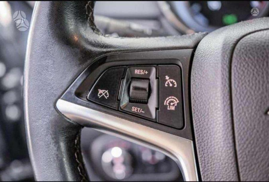 Balts Opel Zafira Tourer 2017 Kauņa, ar dzinēja tilpumu 2.00 L un nobraukumu 135 tūkst. km par 7000 €, foto 18 vietnē AUTOMOTO.COM.LV
