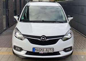 White Opel Zafira Tourer 2017 in Marijampole, with an engine capacity of 1.96 L and mileage of 287 thousand km for 7650 €, photo 4 on AUTOMOTO.COM.LV