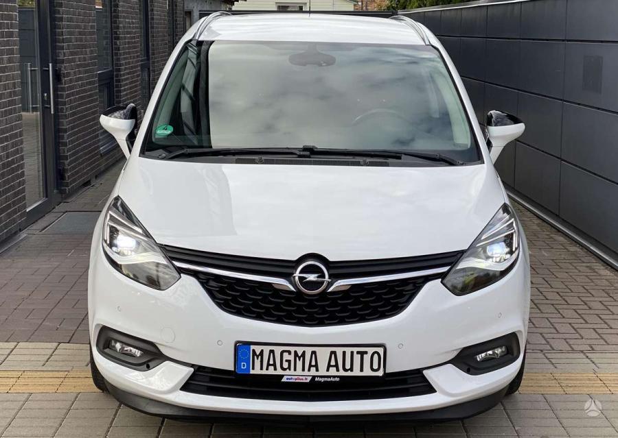 White Opel Zafira Tourer 2017 in Marijampole, with an engine capacity of 1.96 L and mileage of 287 thousand km for 7650 €, photo 4 on AUTOMOTO.COM.LV