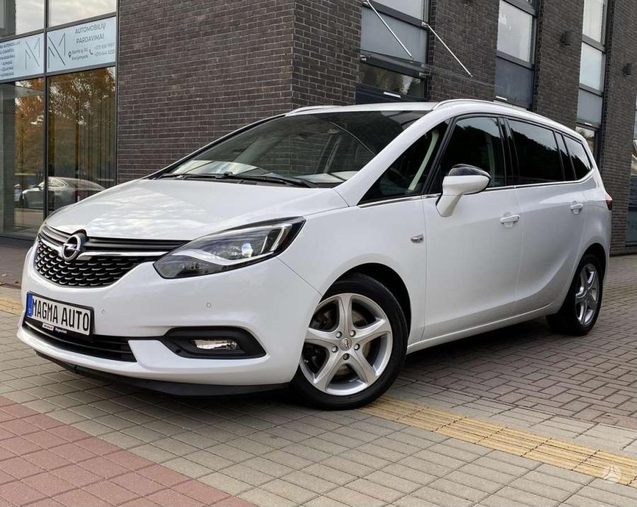White Opel Zafira Tourer 2017 in Marijampole, with an engine capacity of 1.96 L and mileage of 287 thousand km for 7650 €, photo 9 on AUTOMOTO.COM.LV
