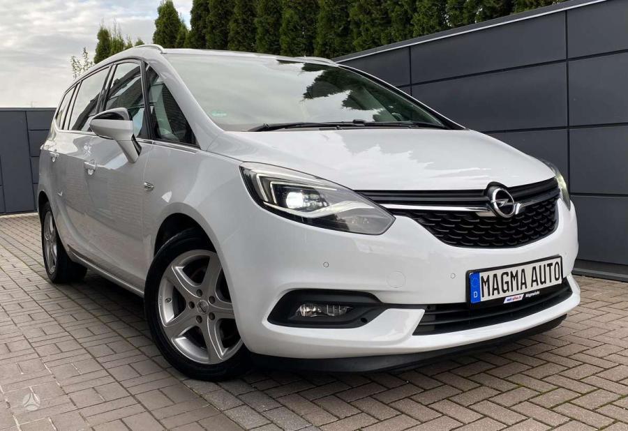 White Opel Zafira Tourer 2017 in Marijampole, with an engine capacity of 1.96 L and mileage of 287 thousand km for 7650 €, photo 10 on AUTOMOTO.COM.LV