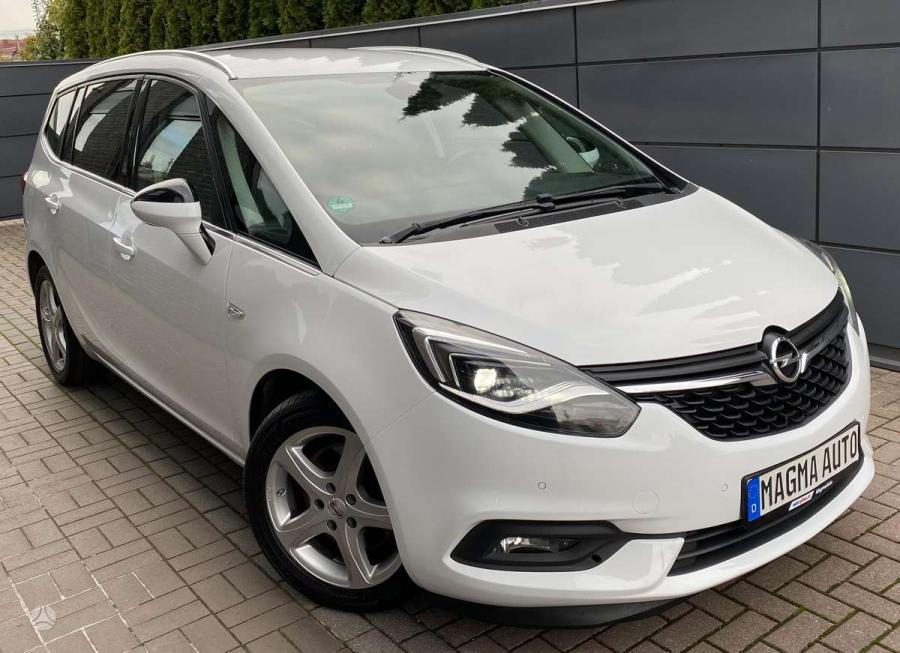 White Opel Zafira Tourer 2017 in Marijampole, with an engine capacity of 1.96 L and mileage of 287 thousand km for 7650 €, photo 12 on AUTOMOTO.COM.LV