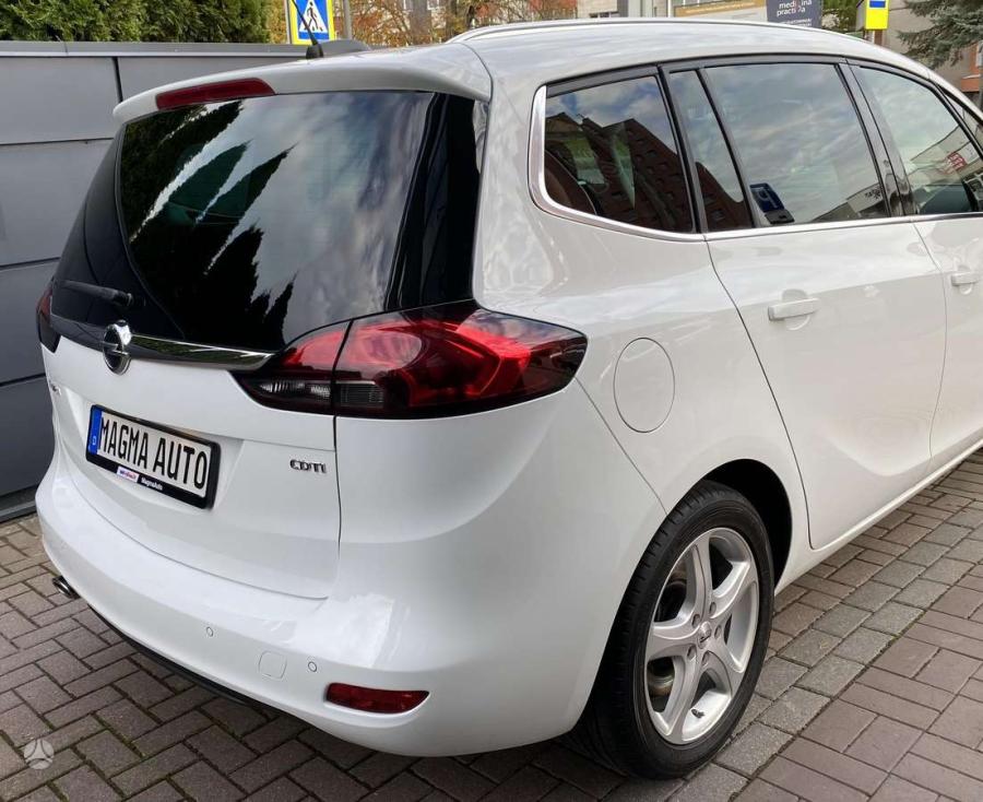 White Opel Zafira Tourer 2017 in Marijampole, with an engine capacity of 1.96 L and mileage of 287 thousand km for 7650 €, photo 14 on AUTOMOTO.COM.LV
