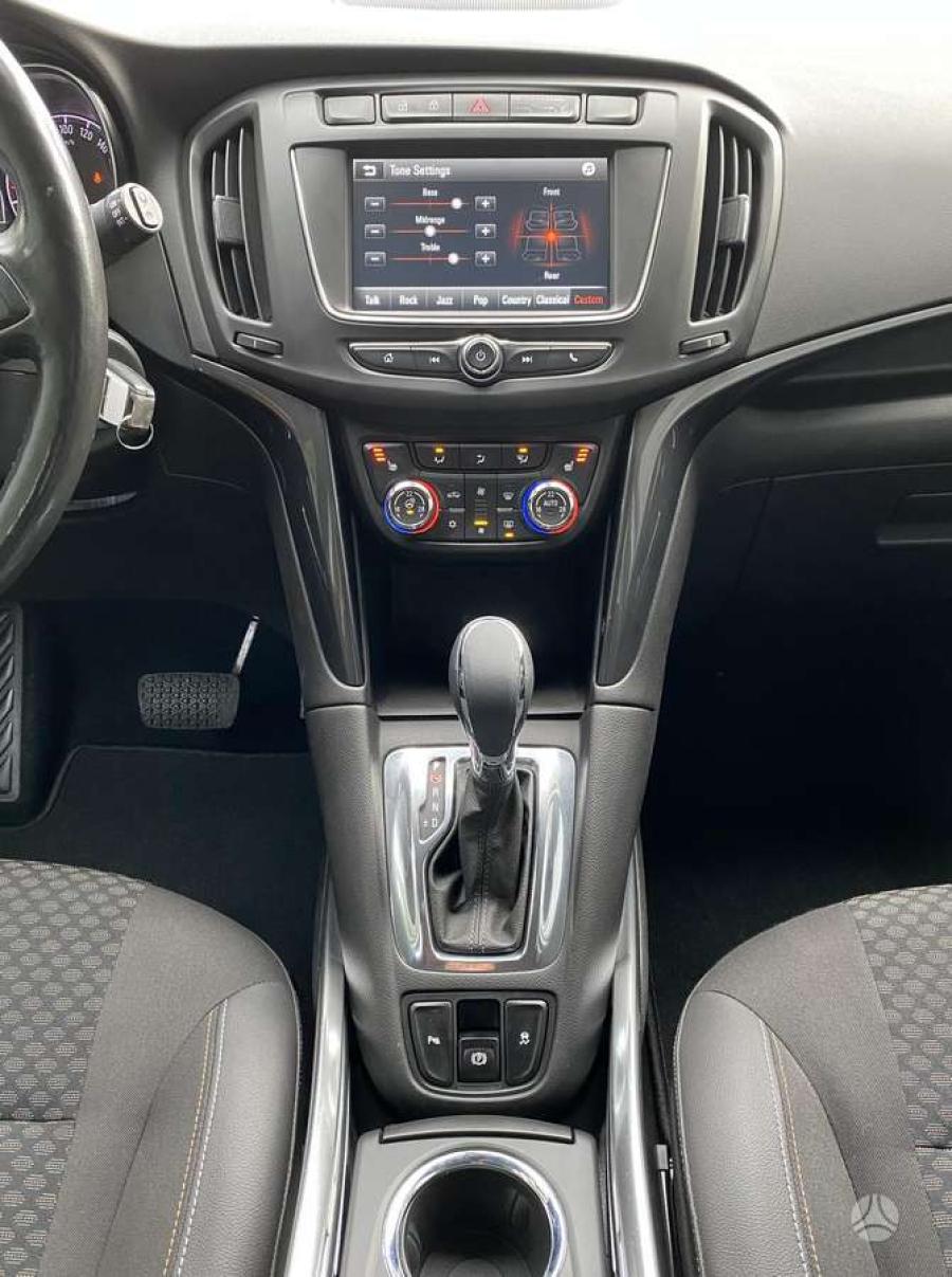 White Opel Zafira Tourer 2017 in Marijampole, with an engine capacity of 1.96 L and mileage of 287 thousand km for 7650 €, photo 24 on AUTOMOTO.COM.LV