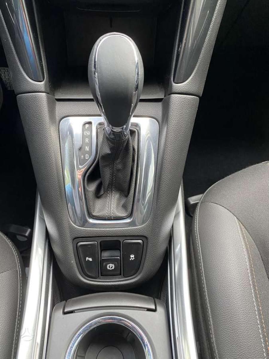 White Opel Zafira Tourer 2017 in Marijampole, with an engine capacity of 1.96 L and mileage of 287 thousand km for 7650 €, photo 25 on AUTOMOTO.COM.LV
