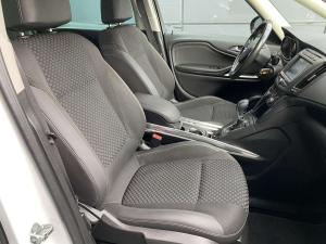 White Opel Zafira Tourer 2017 in Marijampole, with an engine capacity of 1.96 L and mileage of 287 thousand km for 7650 €, photo 29 on AUTOMOTO.COM.LV