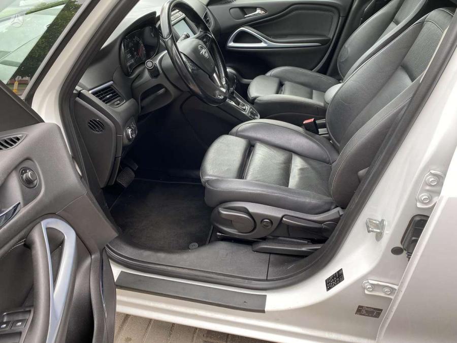 Balts Opel Zafira Tourer 2017 Marijampole, ar dzinēja tilpumu 1.96 L un nobraukumu 177 tūkst. km par 7499 €, foto 25 vietnē AUTOMOTO.COM.LV