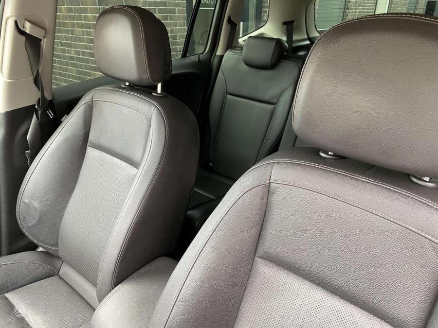 Balts Opel Zafira Tourer 2017 Marijampole, ar dzinēja tilpumu 1.96 L un nobraukumu 177 tūkst. km par 7499 €, foto 28 vietnē AUTOMOTO.COM.LV