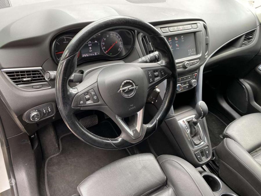 Balts Opel Zafira Tourer 2017 Marijampole, ar dzinēja tilpumu 1.96 L un nobraukumu 177 tūkst. km par 7499 €, foto 30 vietnē AUTOMOTO.COM.LV