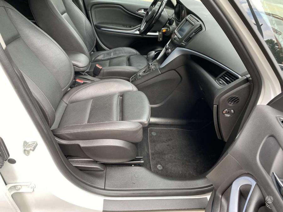 Balts Opel Zafira Tourer 2017 Marijampole, ar dzinēja tilpumu 1.96 L un nobraukumu 177 tūkst. km par 7499 €, foto 39 vietnē AUTOMOTO.COM.LV