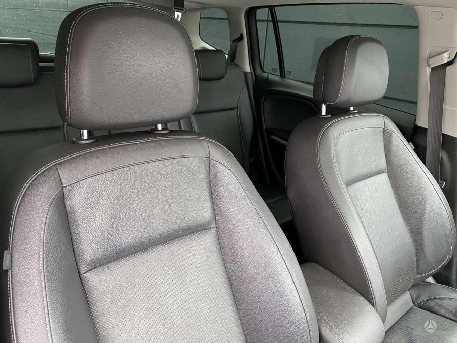 Balts Opel Zafira Tourer 2017 Marijampole, ar dzinēja tilpumu 1.96 L un nobraukumu 177 tūkst. km par 7499 €, foto 41 vietnē AUTOMOTO.COM.LV