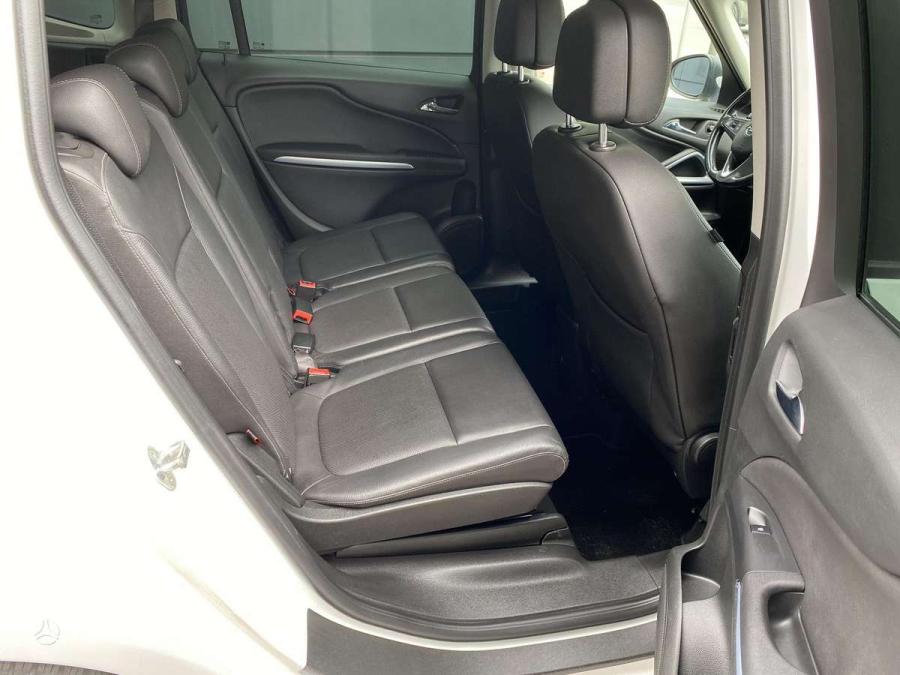 Balts Opel Zafira Tourer 2017 Marijampole, ar dzinēja tilpumu 1.96 L un nobraukumu 177 tūkst. km par 7499 €, foto 43 vietnē AUTOMOTO.COM.LV