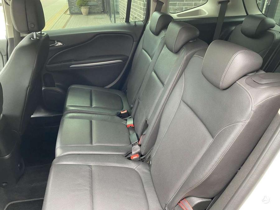 Balts Opel Zafira Tourer 2017 Marijampole, ar dzinēja tilpumu 1.96 L un nobraukumu 177 tūkst. km par 7499 €, foto 46 vietnē AUTOMOTO.COM.LV