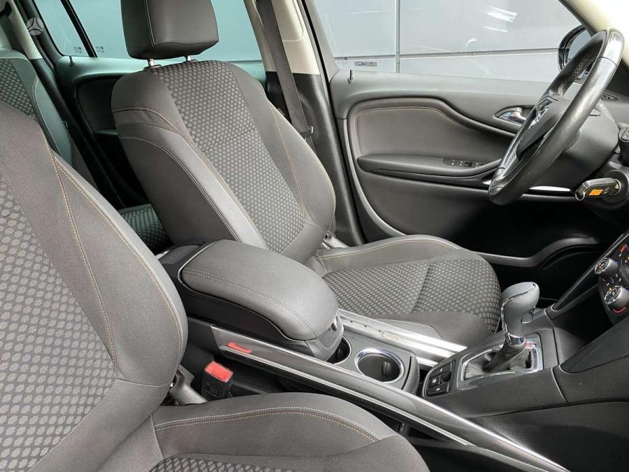White Opel Zafira Tourer 2017 in Marijampole, with an engine capacity of 1.96 L and mileage of 287 thousand km for 7550 €, photo 28 on AUTOMOTO.COM.LV