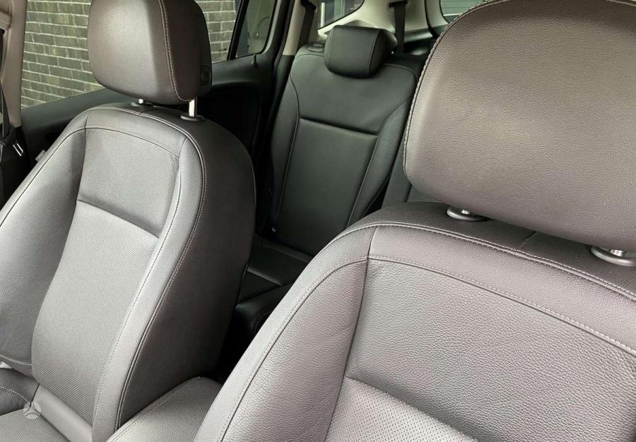 White Opel Zafira Tourer 2017 in Marijampole, with an engine capacity of 1.96 L and mileage of 177 thousand km for 7650 €, photo 22 on AUTOMOTO.COM.LV
