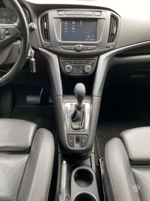 White Opel Zafira Tourer 2017 in Marijampole, with an engine capacity of 1.96 L and mileage of 177 thousand km for 7650 €, photo 25 on AUTOMOTO.COM.LV