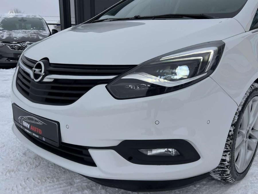 White Opel Zafira Tourer 2018 in Kedainiai, with an engine capacity of 1.96 L and mileage of 219 thousand km for 8850 €, photo 11 on AUTOMOTO.COM.LV