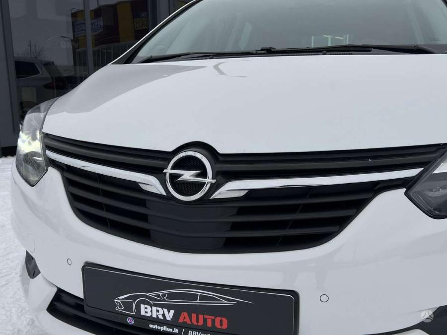 White Opel Zafira Tourer 2018 in Kedainiai, with an engine capacity of 1.96 L and mileage of 219 thousand km for 8850 €, photo 12 on AUTOMOTO.COM.LV