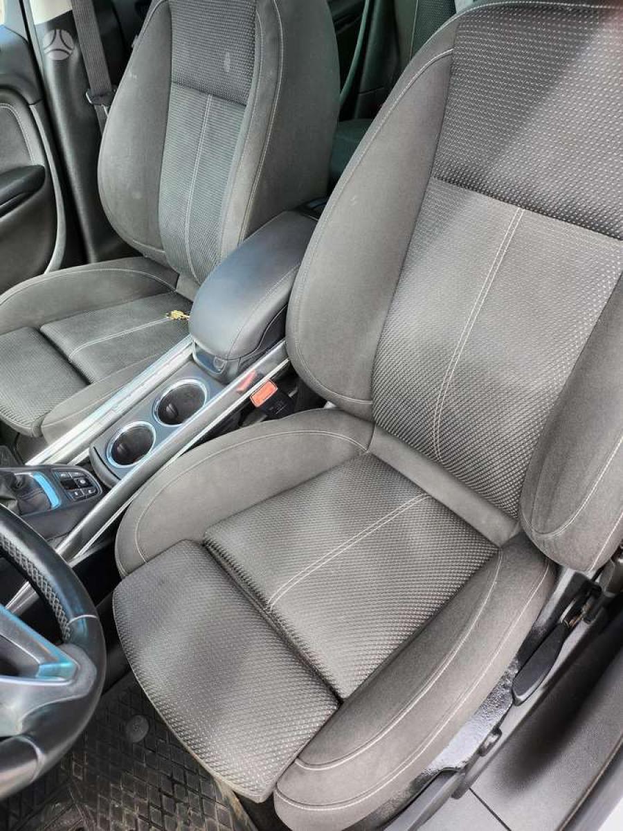 Balts Opel Zafira Tourer 2018 Šauļi, ar dzinēja tilpumu 1.60 L un nobraukumu 217 tūkst. km par 7630 €, foto 8 vietnē AUTOMOTO.COM.LV
