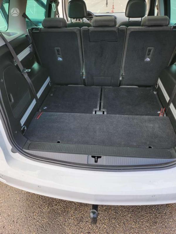 White Opel Zafira Tourer 2018 in Siauliai, with an engine capacity of 1.60 L and mileage of 217 thousand km for 7630 €, photo 8 on AUTOMOTO.COM.LV