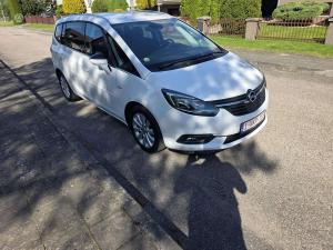 Balts Opel Zafira Tourer 2019 Marijampole, ar dzinēja tilpumu 1.60 L un nobraukumu 168 tūkst. km par 7990 €, foto  vietnē AUTOMOTO.COM.LV