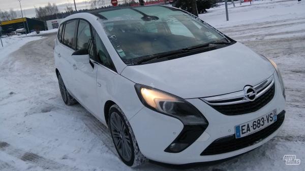 White Opel Zafira Tourer 2016 in Taurage, with an engine capacity of 1.60 L and mileage of 172 thousand km for 5700 €, photo 3 on AUTOMOTO.COM.LV