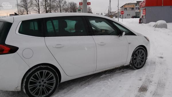 White Opel Zafira Tourer 2016 in Taurage, with an engine capacity of 1.60 L and mileage of 172 thousand km for 5700 €, photo 4 on AUTOMOTO.COM.LV