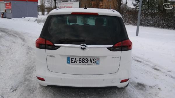 White Opel Zafira Tourer 2016 in Taurage, with an engine capacity of 1.60 L and mileage of 172 thousand km for 5700 €, photo 6 on AUTOMOTO.COM.LV