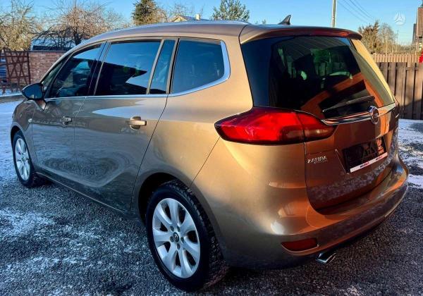 Dzeltens Opel Zafira Tourer 2014 Marijampole, ar dzinēja tilpumu 1.96 L un nobraukumu 346 tūkst. km par 5650 €, foto 6 vietnē AUTOMOTO.COM.LV