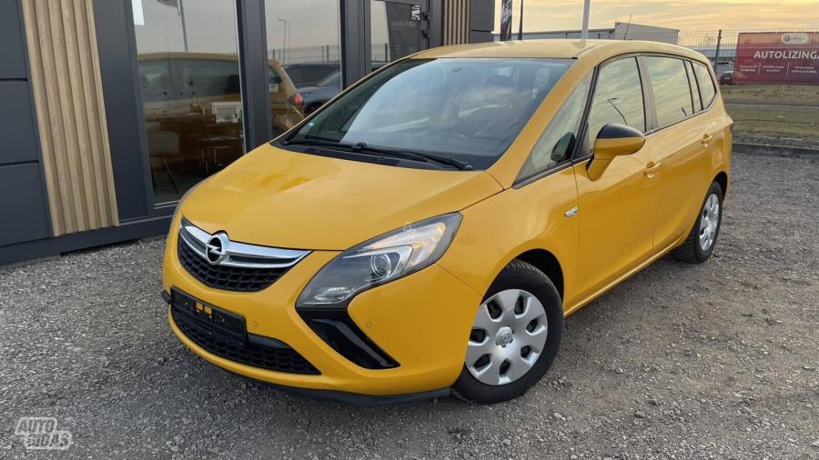 Yellow Opel Zafira Tourer 2016 in Marijampole, with an engine capacity of 1.60 L and mileage of 253 thousand km for 5350 €, photo 1 on AUTOMOTO.COM.LV