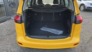 Yellow Opel Zafira Tourer 2016 in Marijampole, with an engine capacity of 1.60 L and mileage of 253 thousand km for 5350 €, photo 8 on AUTOMOTO.COM.LV