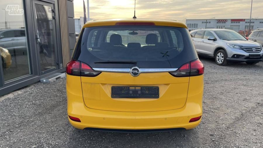 Yellow Opel Zafira Tourer 2016 in Marijampole, with an engine capacity of 1.60 L and mileage of 253 thousand km for 5350 €, photo 9 on AUTOMOTO.COM.LV