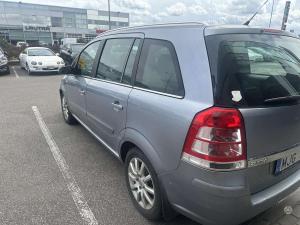 Violet Opel Zafira 2009 in Vilnius, with an engine capacity of 1.91 L and mileage of 255 thousand km for 1000 €, photo 4 on AUTOMOTO.COM.LV