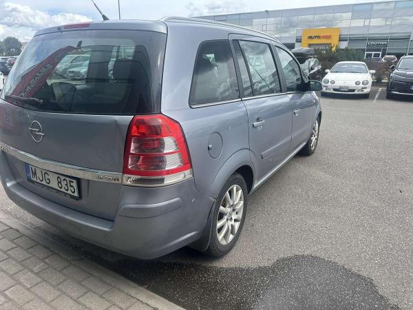 Violets Opel Zafira 2009 Viļņa, ar dzinēja tilpumu 1.91 L un nobraukumu 255 tūkst. km par 1000 €, foto 4 vietnē AUTOMOTO.COM.LV