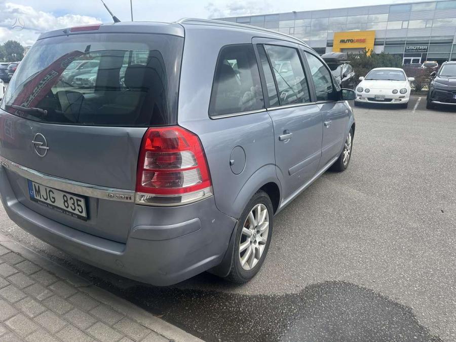 Violet Opel Zafira 2009 in Vilnius, with an engine capacity of 1.91 L and mileage of 255 thousand km for 1000 €, photo 5 on AUTOMOTO.COM.LV
