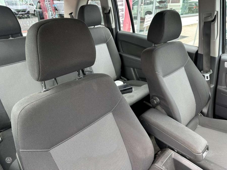 Violet Opel Zafira 2009 in Vilnius, with an engine capacity of 1.91 L and mileage of 255 thousand km for 1000 €, photo 8 on AUTOMOTO.COM.LV