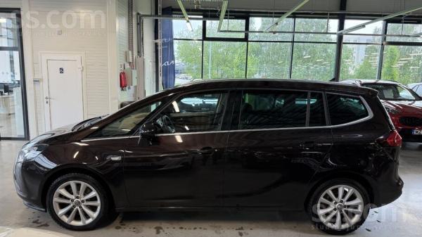 Violet Opel Zafira 2016 in Riga, with an engine capacity of 2.00 L and mileage of 174 thousand km for 1900 €, photo 2 on AUTOMOTO.COM.LV