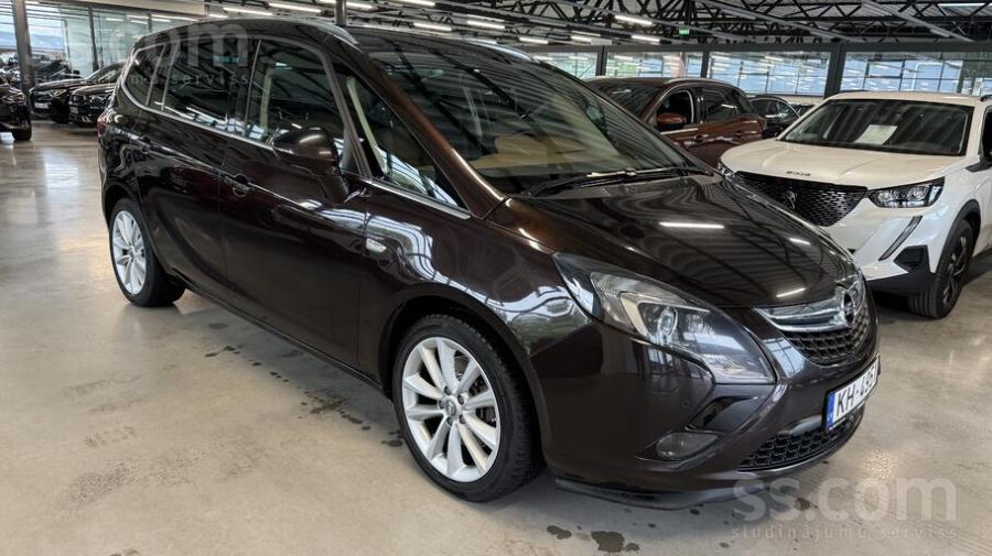 Violet Opel Zafira 2016 in Riga, with an engine capacity of 2.00 L and mileage of 174 thousand km for 1900 €, photo 6 on AUTOMOTO.COM.LV