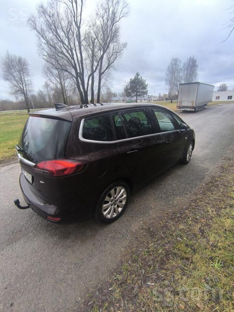 Violets Opel Zafira 2016 Rīga, ar dzinēja tilpumu 2.00 L un nobraukumu 245 tūkst. km par 8000 €, foto 4 vietnē AUTOMOTO.COM.LV